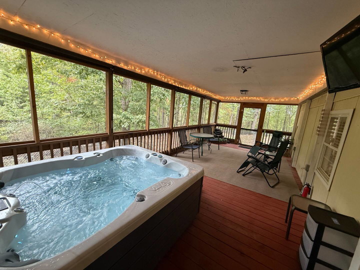 Rural House W/ Relaxing Back Porch On 4 Acres - Dawsonville, GA