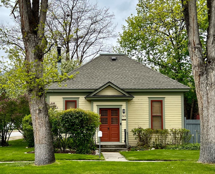 Charming Hamilton Haven, 2 Bedroom - Hamilton, MT