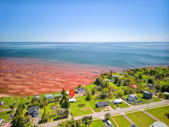 Waterfront Cottage With Beach Access & Views! - Charlottetown