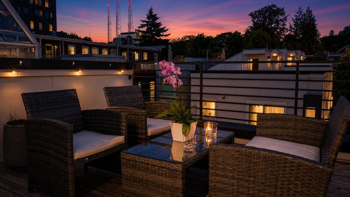 Walkable Capitol Hill Townhome W/ Rooftop View - Seattle, WA