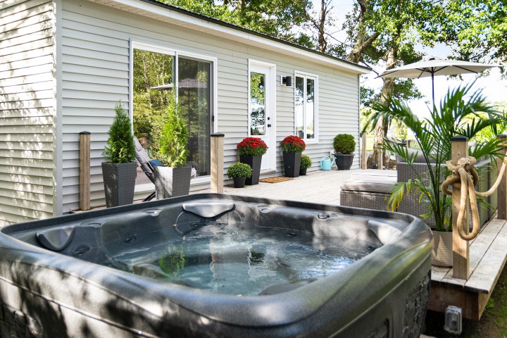 Seaside Serenity W/ Private Beach Access & Hot Tub - Bouctouche