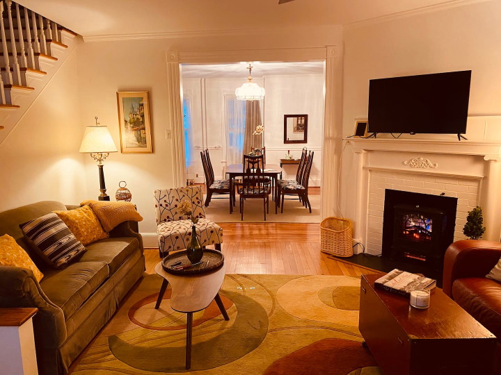 Scarborough Fair Walk To Downtown Two Story Apt - Winchester, VA