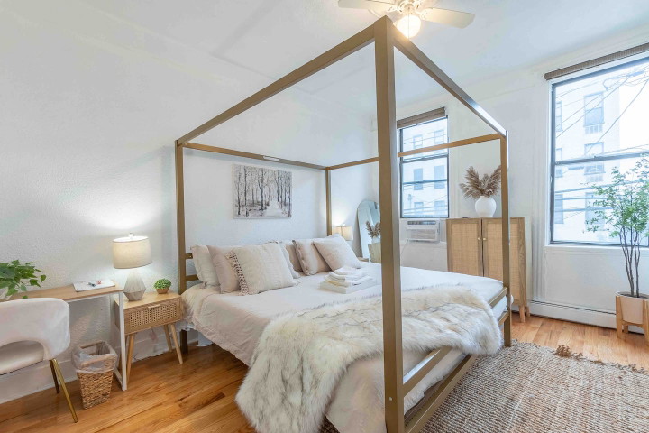 Your Summer Cozy! | Enjoy A King Bed Near Airport! - Secaucus, NJ