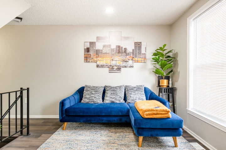 Charming & Chic City Living With Free Parking! - Baltimore