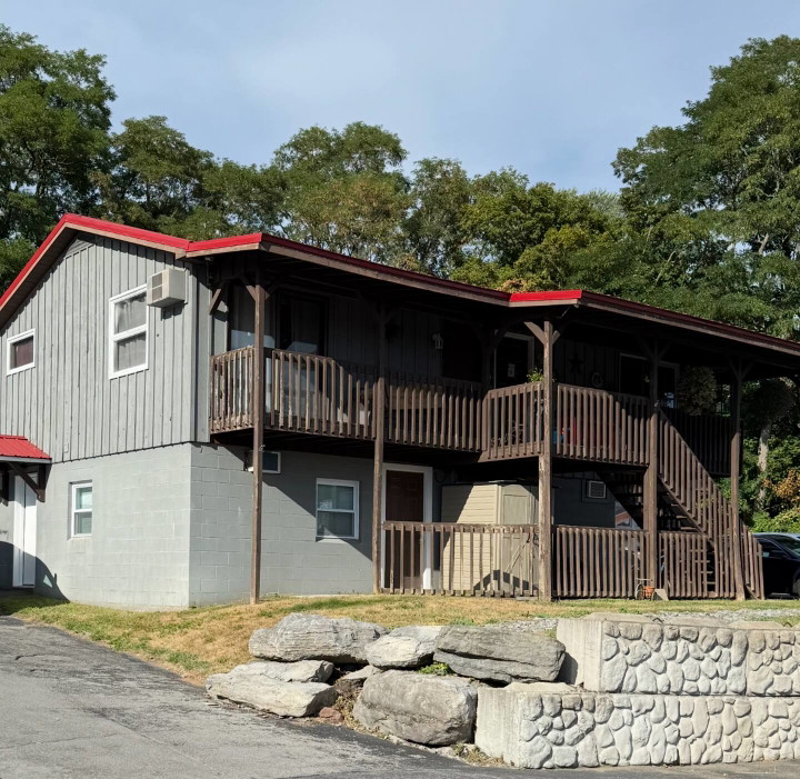 Studio By The River #9 - Phoenix, NY