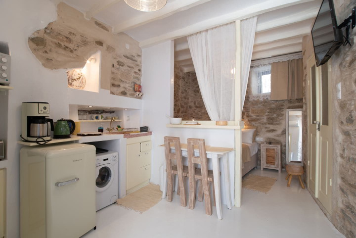 Stony Studio In Paroikia - Paros