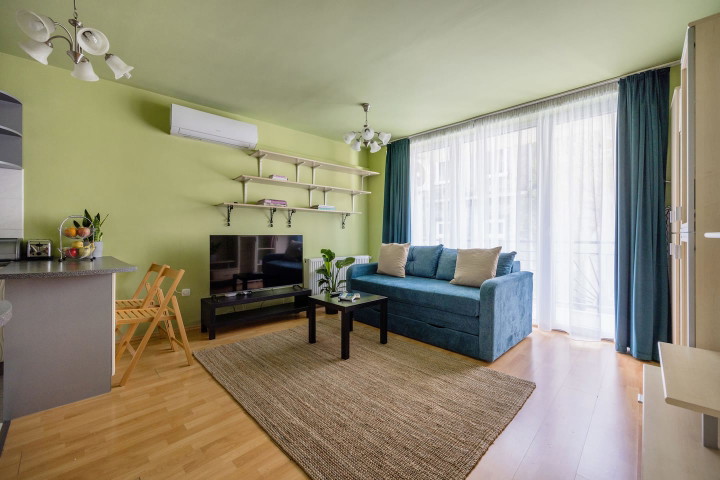 Charming 1-br With Balcony View & Free Parking - Budapest
