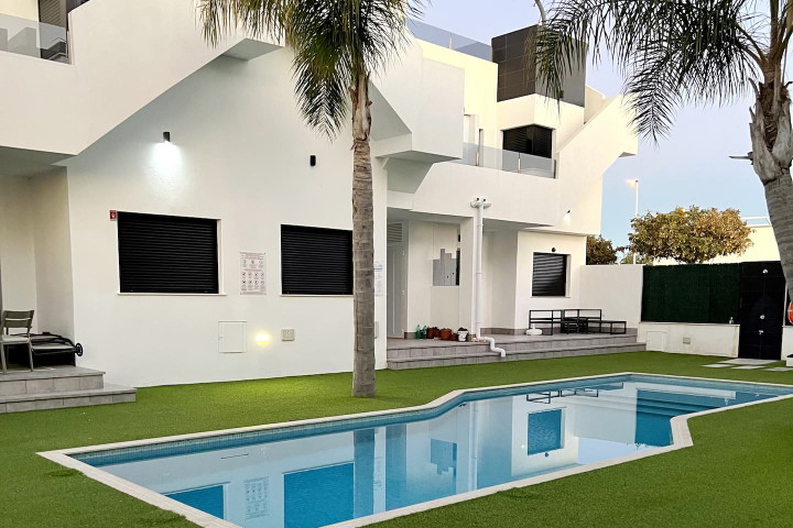Modern Apartment With Pool Area - San Pedro del Pinatar