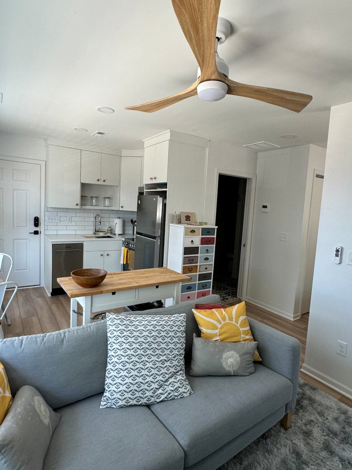 Guesthouse With Garage Parking - North Kansas City, MO