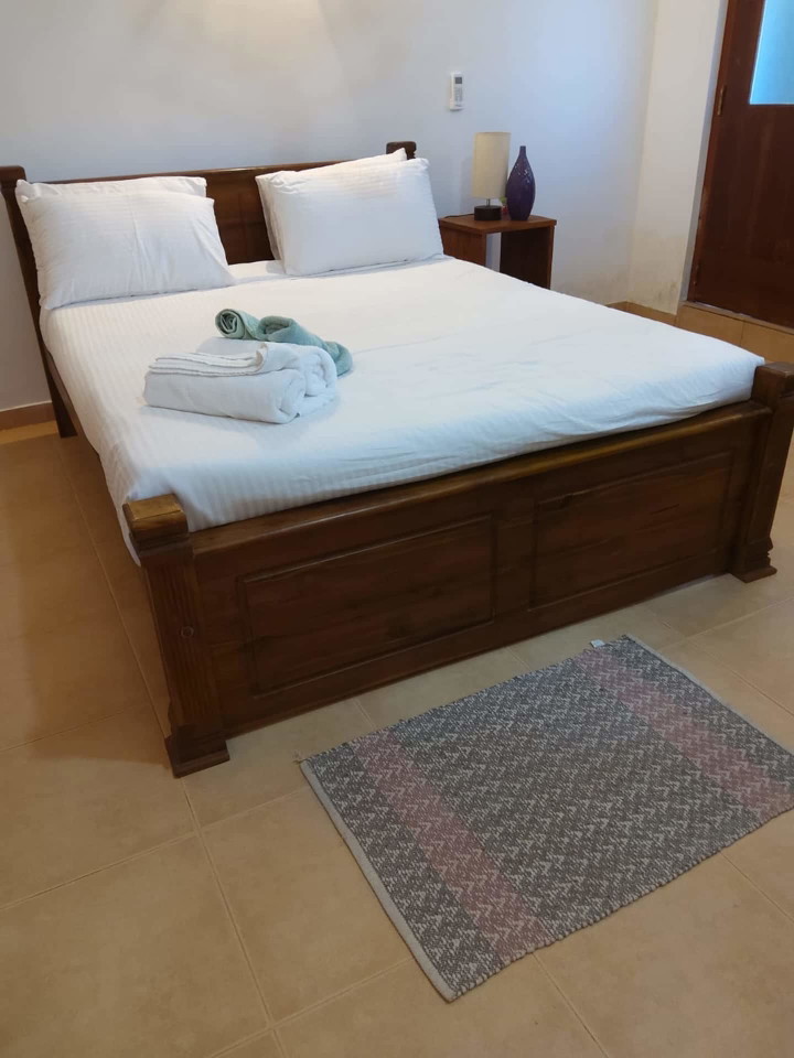 Red Rocks Studio-ground Floor Unit With 1 Bedroom - 