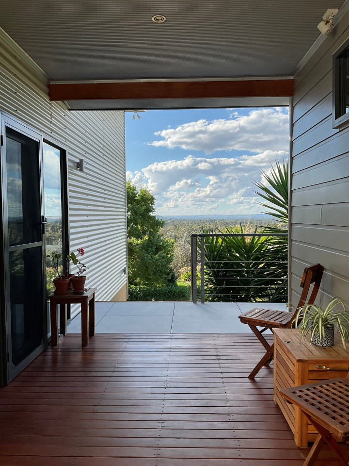Butterbush City Limits: Bright & Spacious Studio - Wagga Wagga
