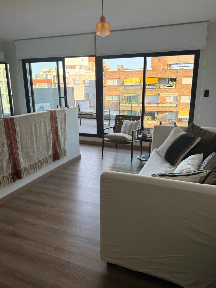 Pocitos Apartment With Terrace, 200 Metres From The Rambla - Montevideo