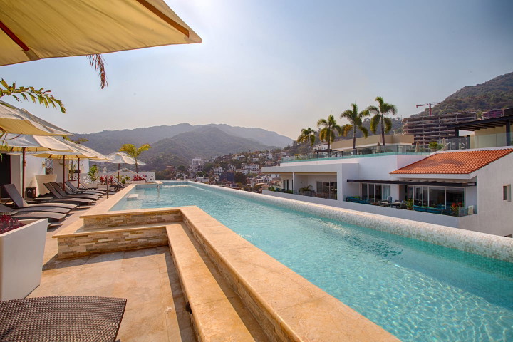 Pool, 2 Balconies, Romantic Zone, Walk Everywhere - Puerto Vallarta
