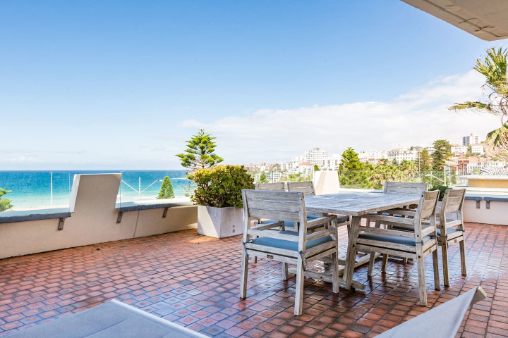 Bondi Beachfront Lifestyle - Ocean Views & Parking - Coogee