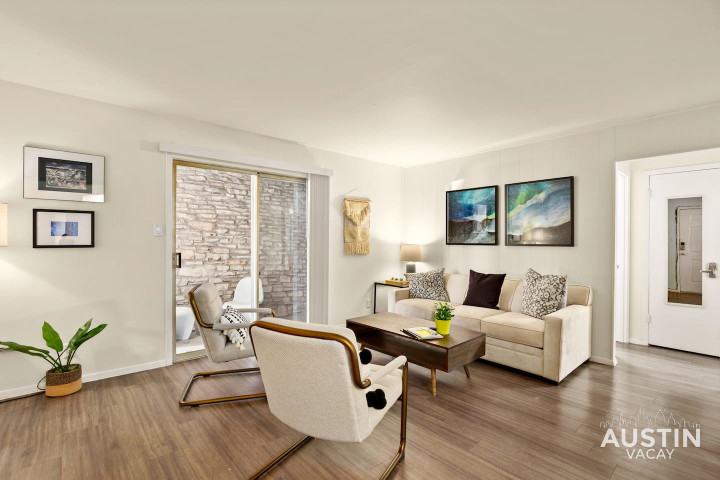 Walk To Golf Course! Near Lake + Pool W Parking - Texas