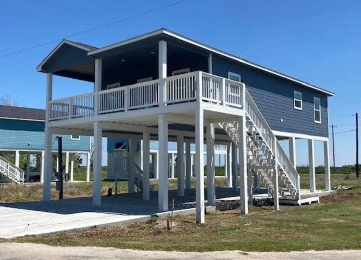 The Riverbend House
New Build 3bdrm/2bath - Matagorda, TX