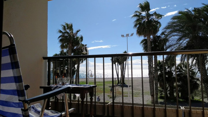 Beachfront Apartment In The Centre Of Almuñecar. - Almuñécar