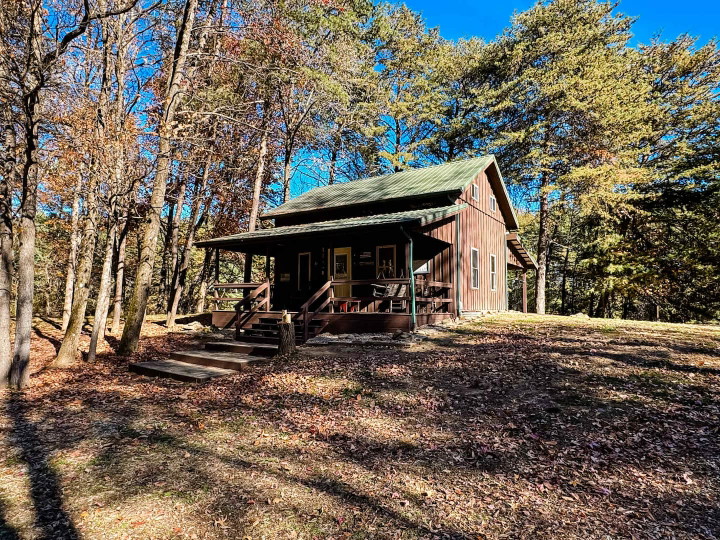 Pine Oaks Cabin Includes Fun Guest Pole Barn. - Indiana (State)