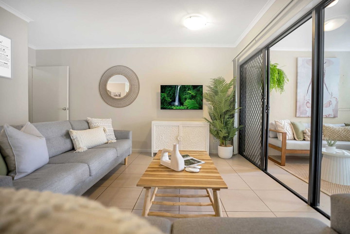 Spacious Retreat With Courtyard & Resort Pool - Cairns