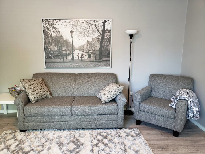 Highly Rated! Lrg Queen Bed Suite Ufv + Airport! - Abbotsford