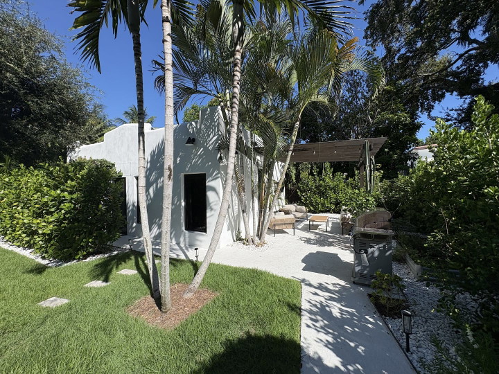 Private Cottage In Mimo | Garden & Play Yard - Miami Beach, FL