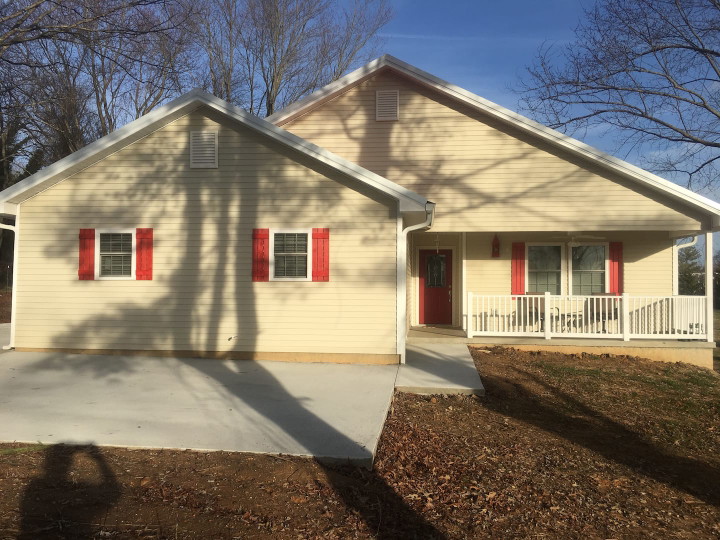 Red Roof Cottage - Hendersonville, NC