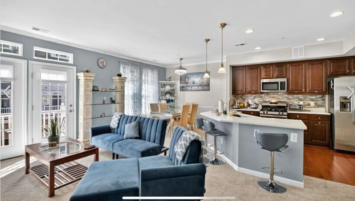 Home In Dale City - Woodbridge, VA