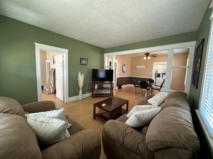 Downtown Clean & Cozy Getaway - North Dakota