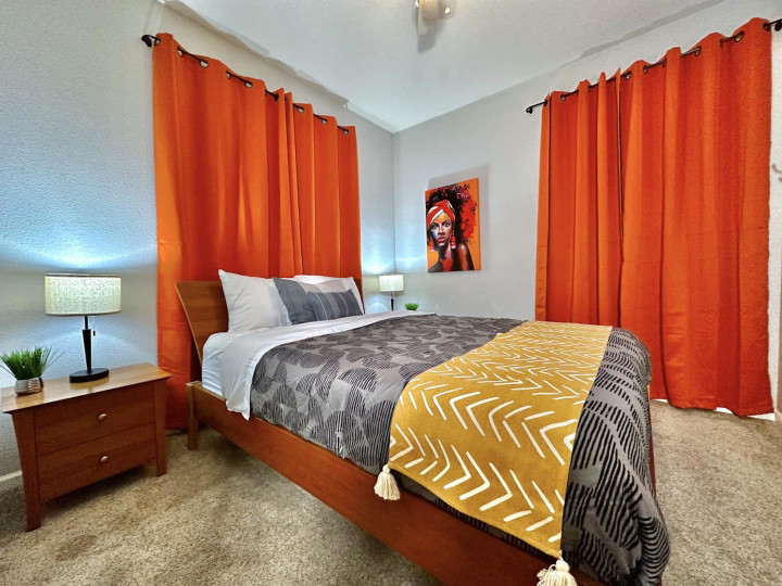 King Bed · Garage · 10 Min To Airport & Downtown - Sacramento, CA