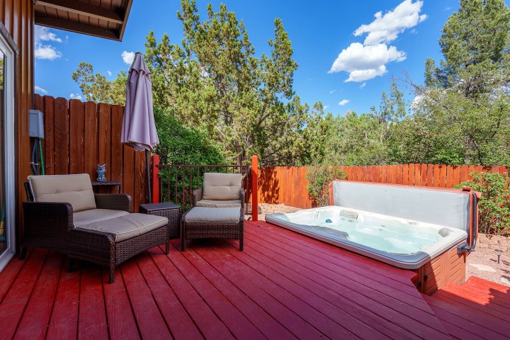 Private Suite W/hot Tub, Electric Car Charger Deck - Sedona, AZ