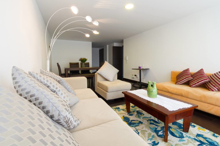 3br Luxury Executive La Carolina | 700mbps Fiber | Spacious & Secure - Quito