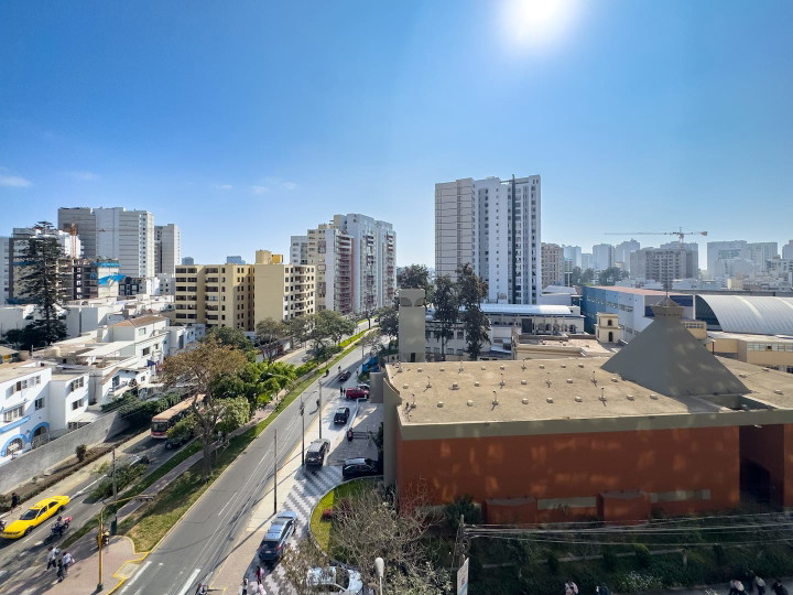 Amplio Y Acogerdor, 3br En Jesús María - Pérou