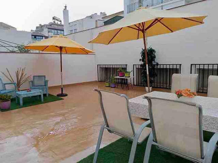 Piso Confortable, Con Terraza Céntrico Y Luminoso - Lorca