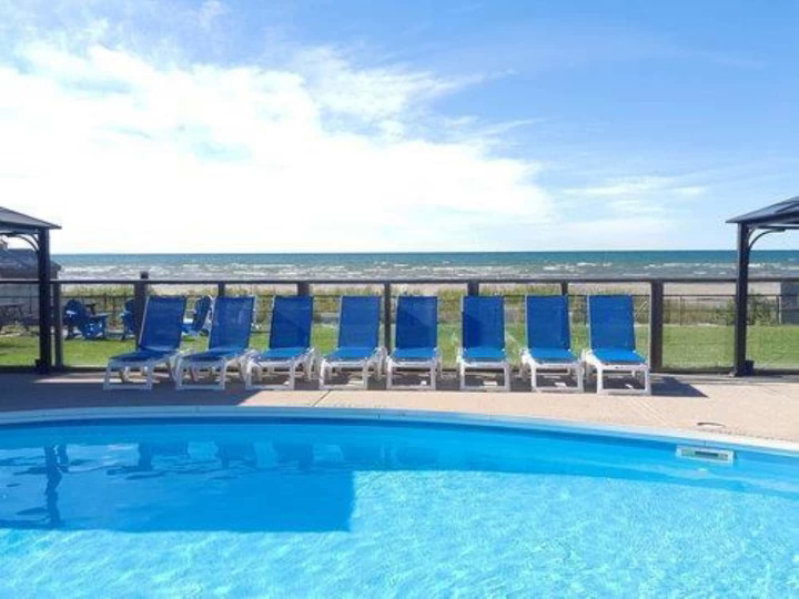 Private Waterfront Loft-style Basement Suite - 3b - Wasaga Beach