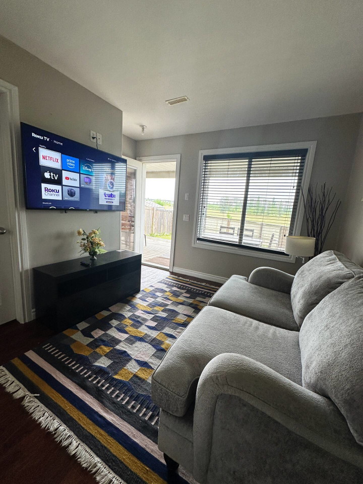 Cozy 2 Bedroom Walkout Basement In Eagle Ridge - Fort McMurray
