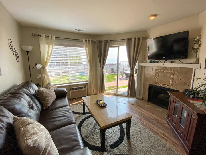 Inn Building Condo 103, Updated, Pool Side View - Utah