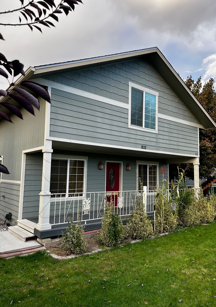 Spacious 3 Bedroom Home In The Heart Of Wenatchee - Wenatchee, WA