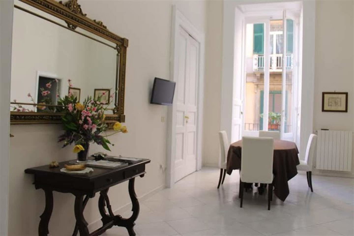 Cómodo Apartamento En El Centro Histórico De Nápoles Cerca De Todo - Nápoles