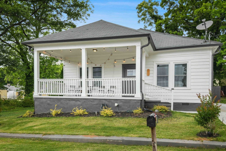 Historic Bungalow With City And Park Views - Atlanta, GA