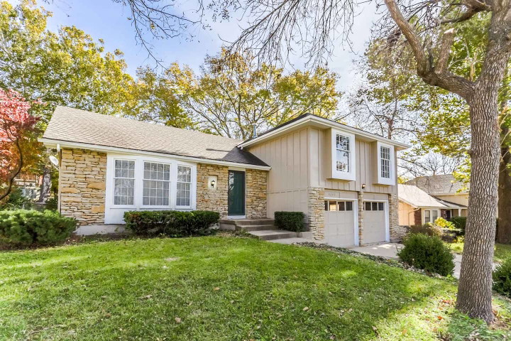 The Whole 3 Bedrooms/3 Baths Single Family  House In Overland Park With Sauna! - Shawnee, KS