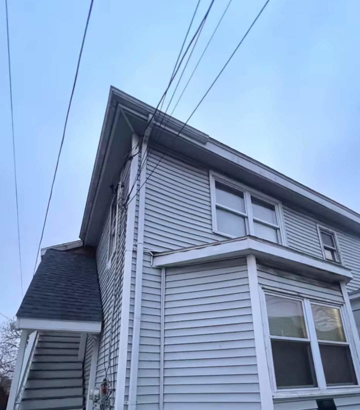 Cozy 3-br Apt At Lowell - Lowell, MA