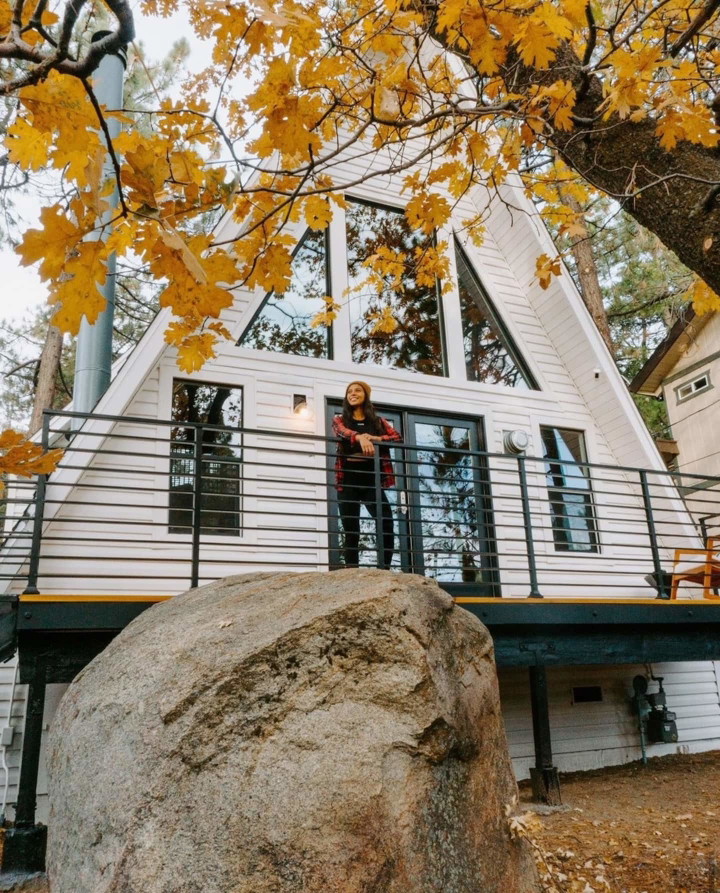 Fall Vibes Chic A-frame Chalet Hot Tub & Firepit - Running Springs, CA