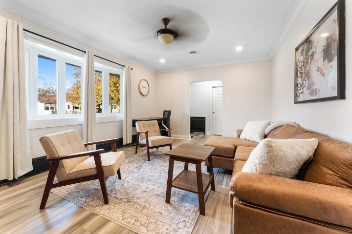 King Bed | 25 Mins Niagara Falls | Workstation - Welland