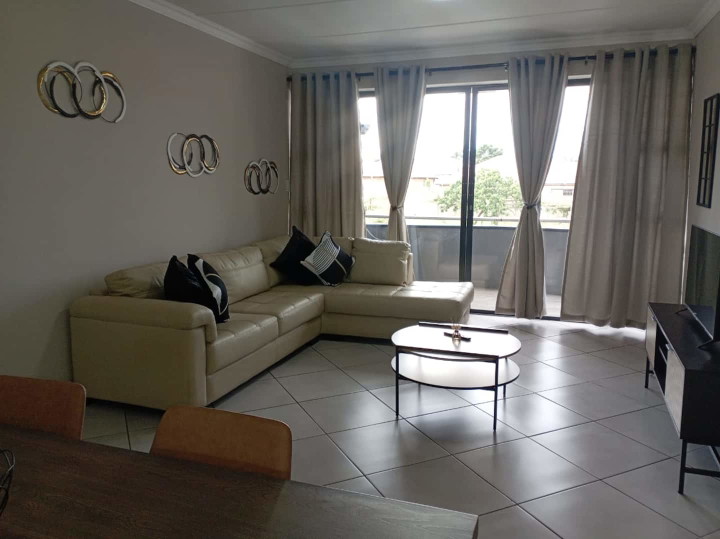 Modern 2br New Redruth Apartment With Full Kitchen - Alberton