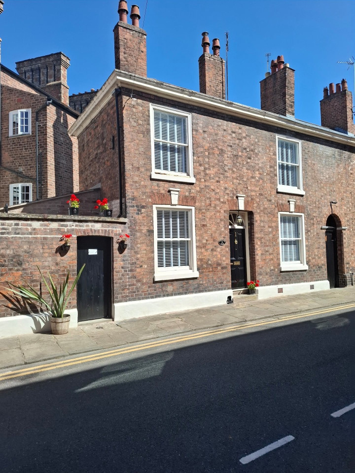 The Duke's Townhouse - Within Chester City Walls - Chester