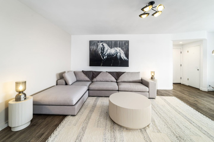 Modern Condo Near Beverly Hills (1 Month Minimum) - Los Angeles