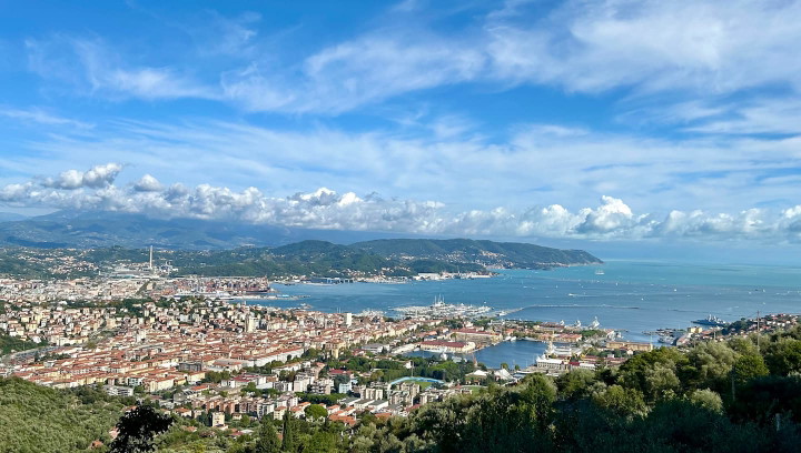 Belvedere With Jacuzzi And Waterfall: 8-10 People - La Spezia