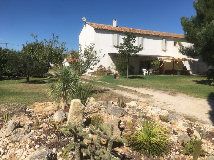 Large Independent Accommodation On The Second Floor Of A House - Istres