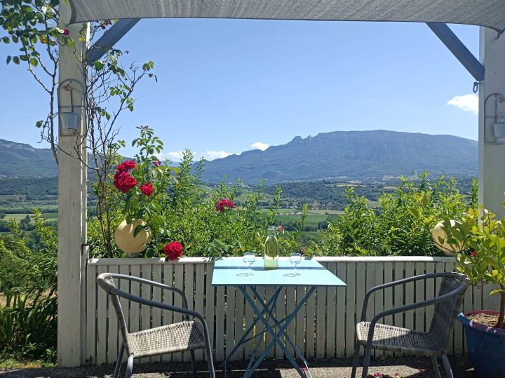 Gite Vue Montagne, Rhône. Une Terre Au Grand Air - Rhône-Alpes