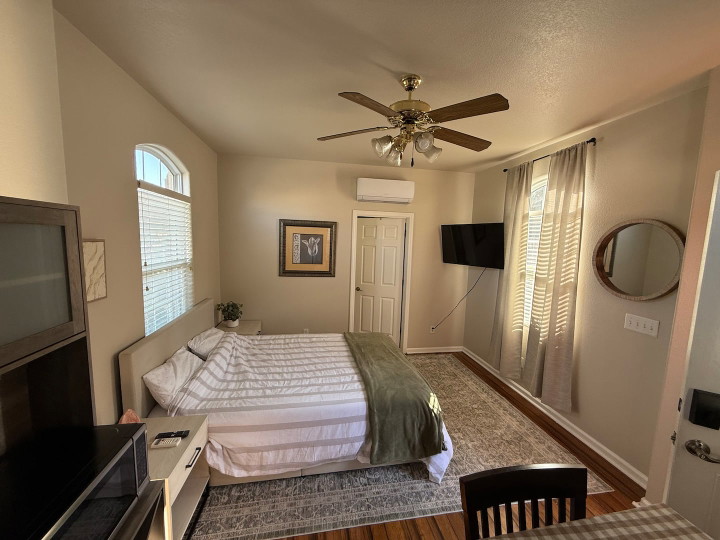 Cozy Clovis Casita - Fresno, CA
